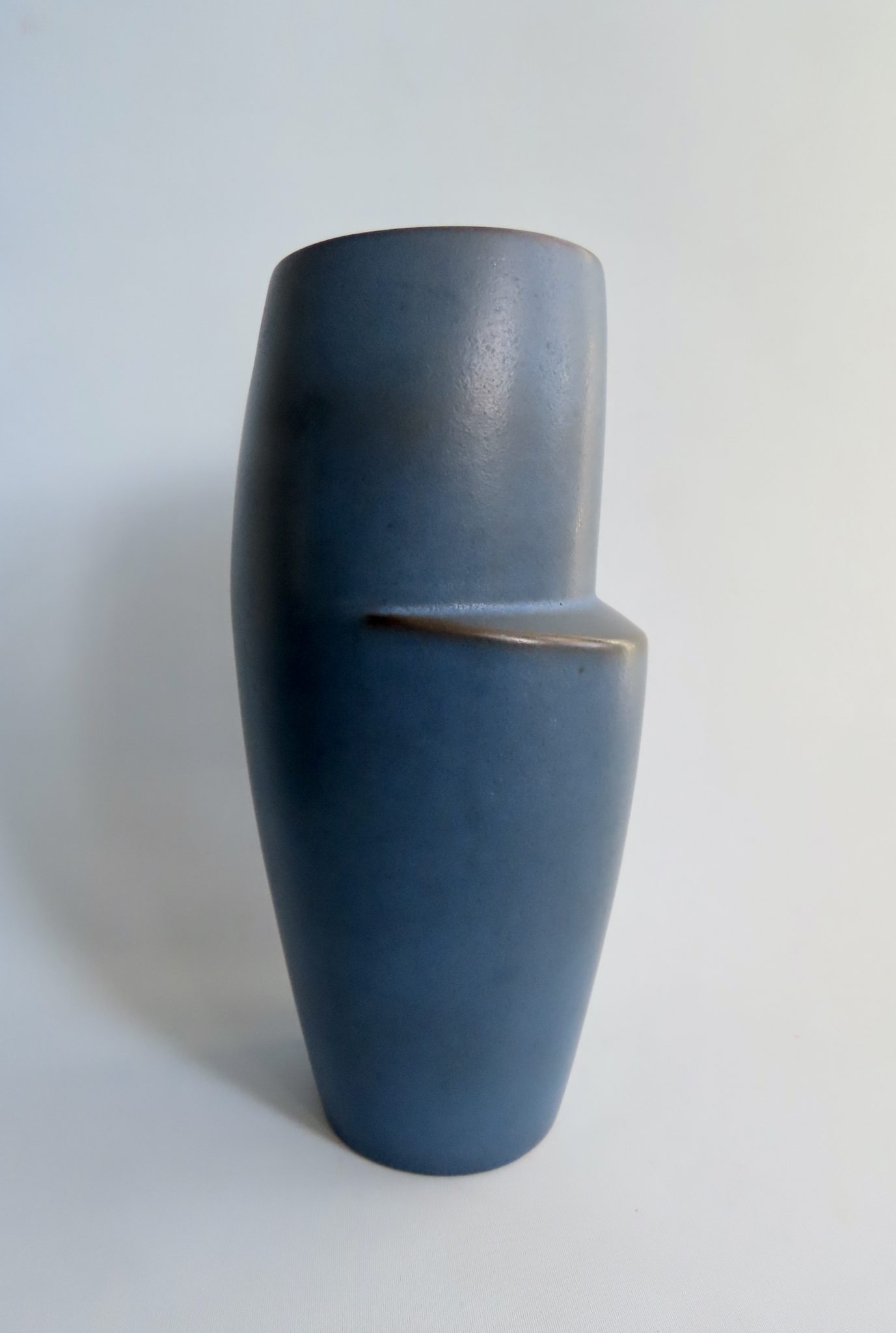 Cor Unum – aardewerk design vaas – jaren ’70 – Wilhelmina Dutch